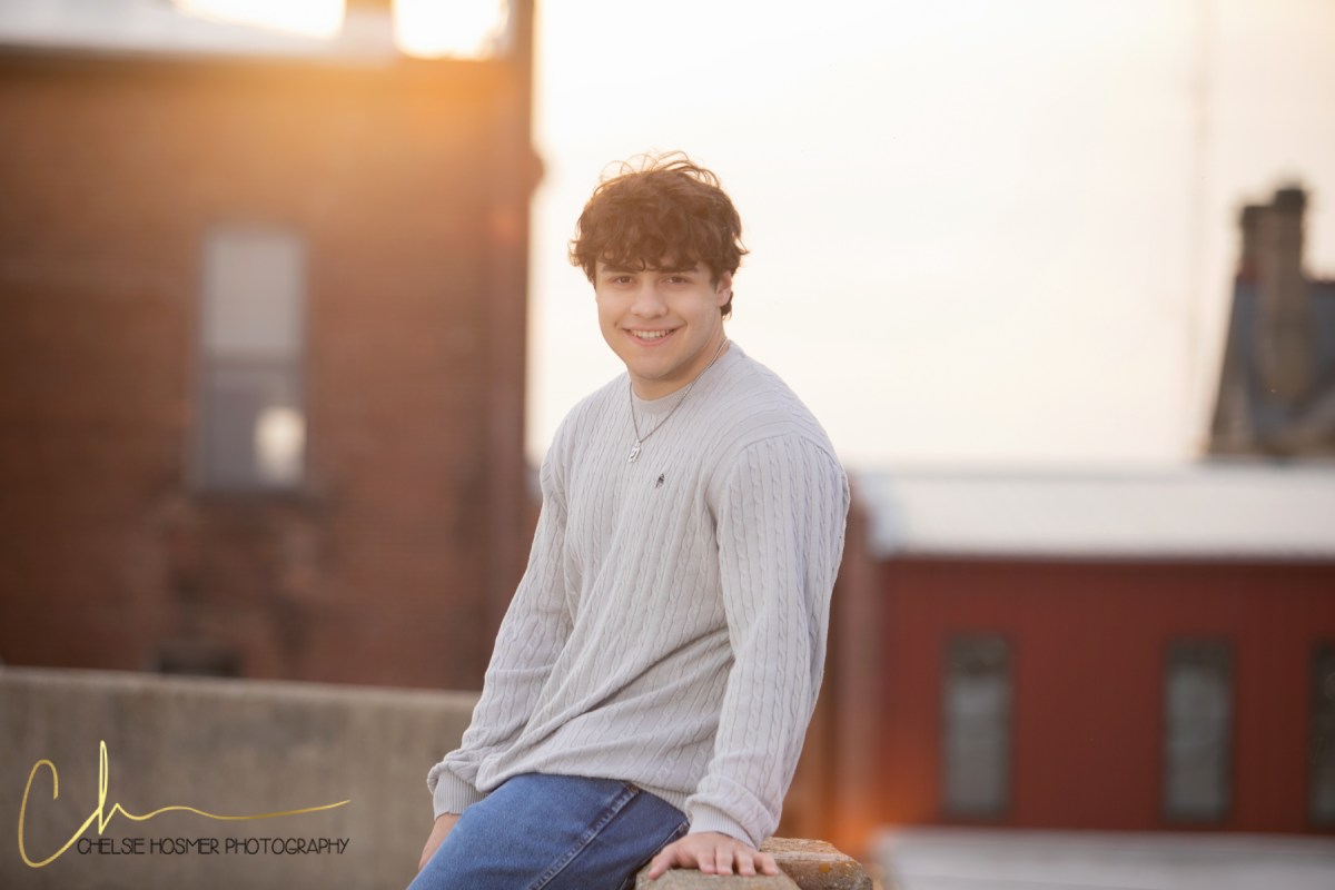 Dallas – Findlay Class of 2023 – Chelsie Hosmer Photography | CT Studios